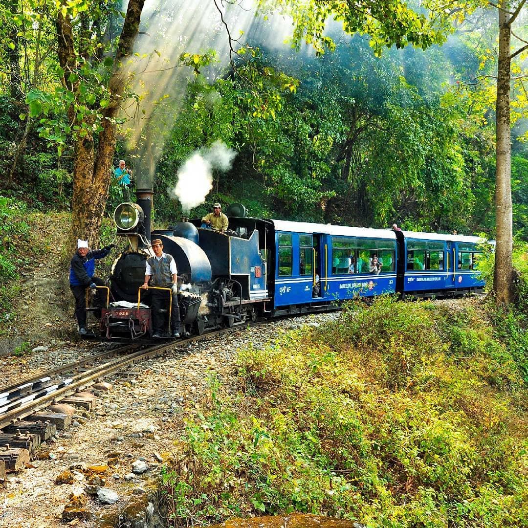 Darjeeling: Queen of The Himalayas - Geek of Adventure