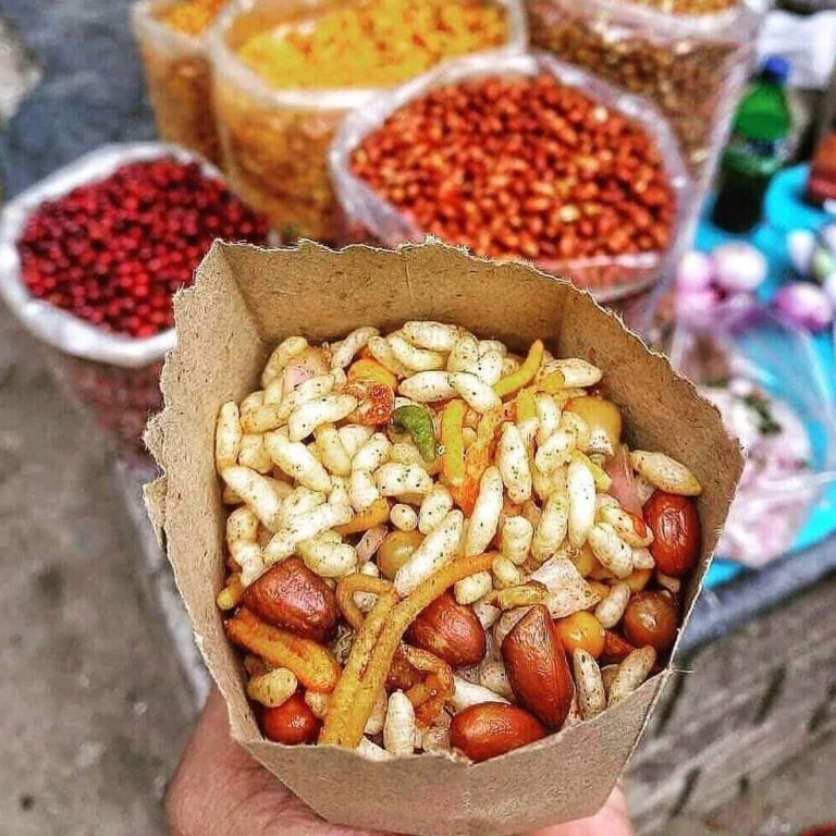 20 Famous Street Foods in Kolkata you must try: - Geek of Adventure