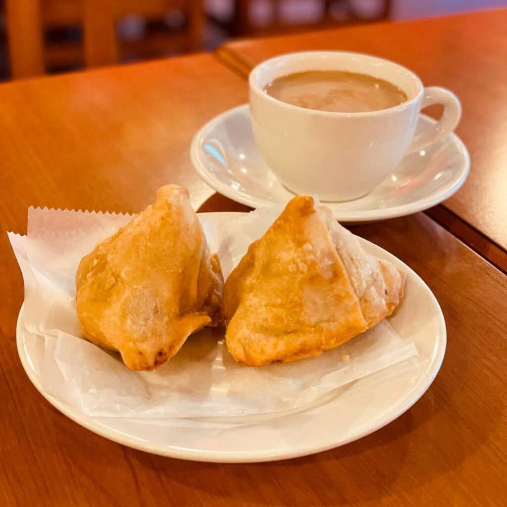 20 Famous Street Foods in Kolkata you must try: - Geek of Adventure 20 Famous Street Foods in Kolkata you must try: - Geek of Adventure
