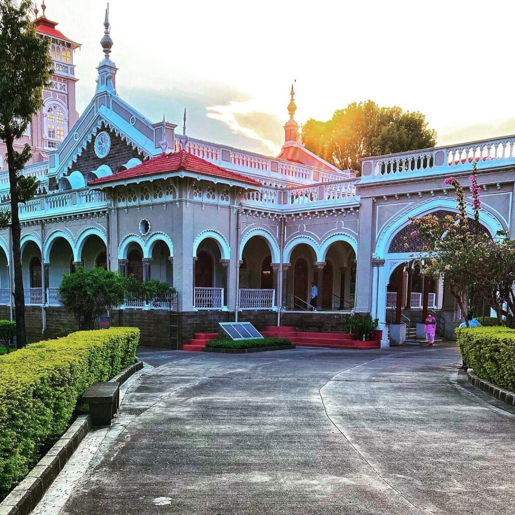 15 Famous Tourist Places in Pune - Geek of Adventure