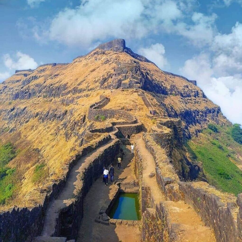 15 Famous Tourist Places in Pune - Geek of Adventure