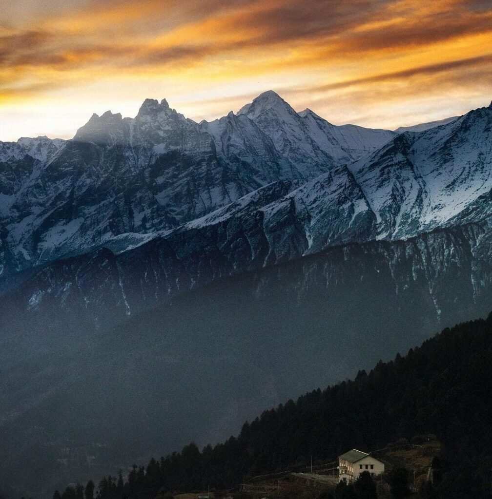 Auli Tourism: The skiing destination of India : Famous Tourist Places ...