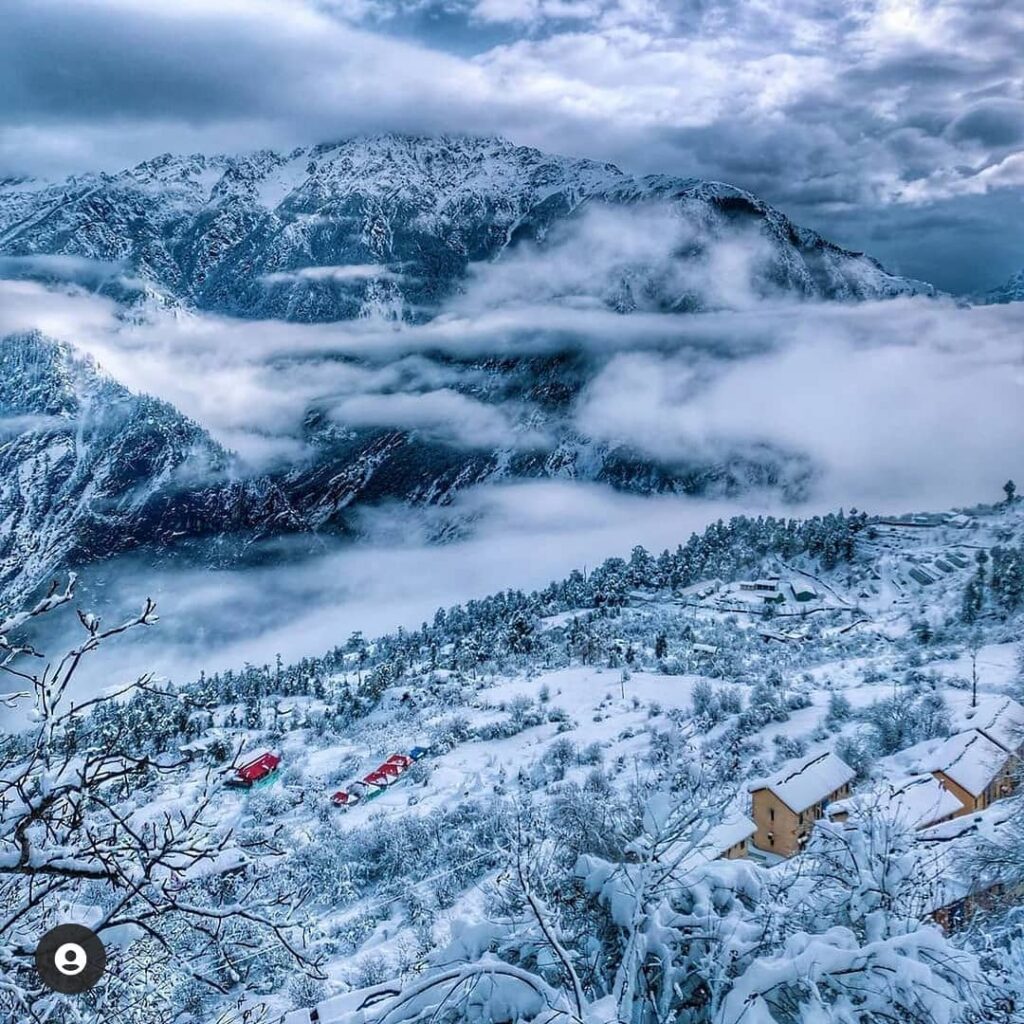 Auli Tourism: The skiing destination of India : Famous Tourist Places ...