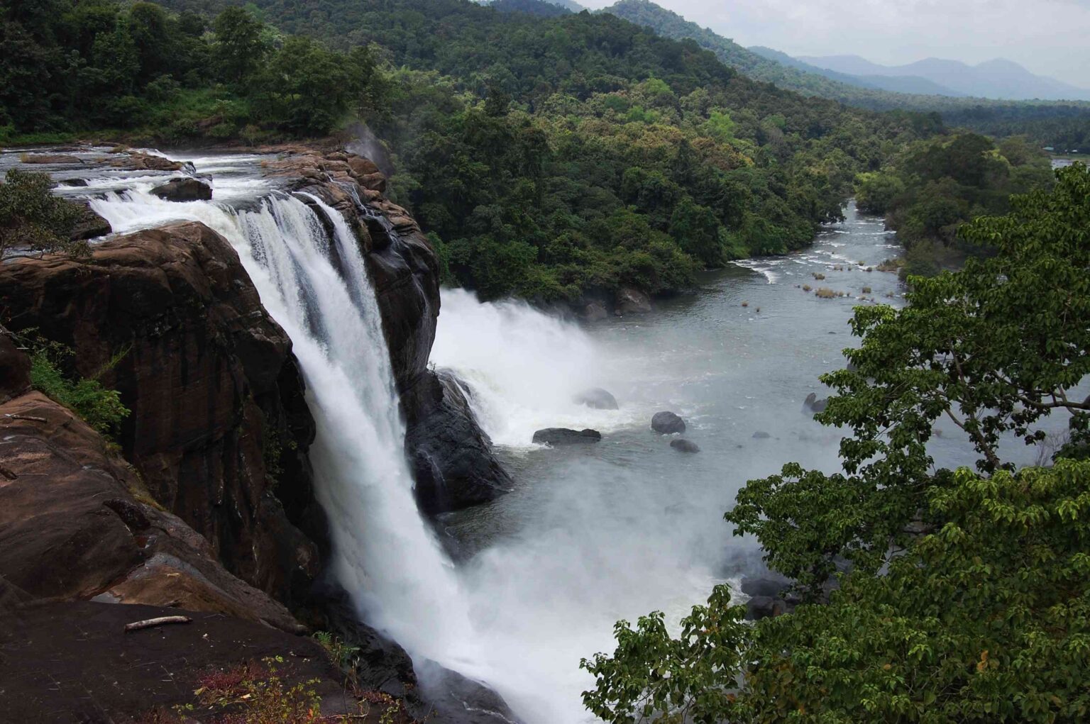 Top 11 Best Tourist Places In Thrissur - Geek of Adventure