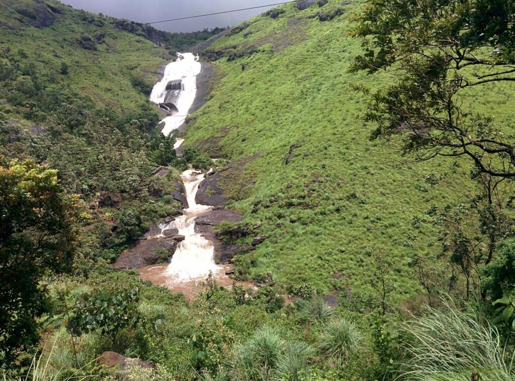 Top 11 Famous Tourist Places In Vagamon - Geek of Adventure